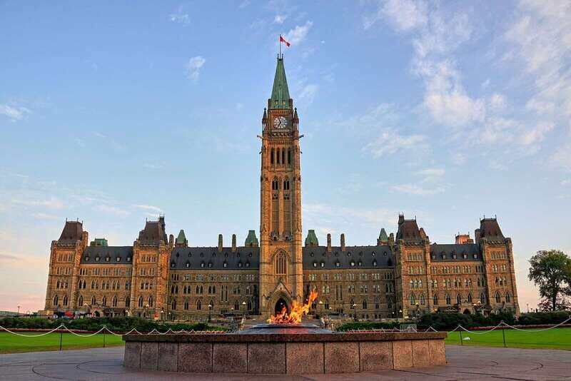 Ottawa: Hop-On Hop-Off Guided City Tour Pass - FAQs