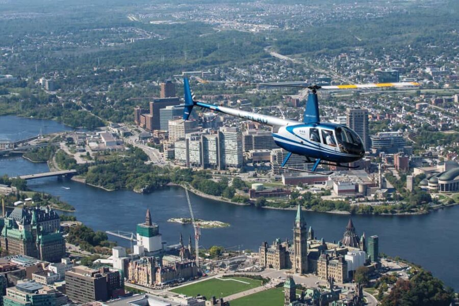 Ottawa: Panoramic helicopter flight (Gatineau Park + downtown) - The Experience and Its Value