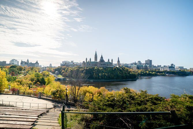 Ottawa Premium Driving Tour with Rideau Canal Cruise - The Guides: Knowledgeable and Friendly