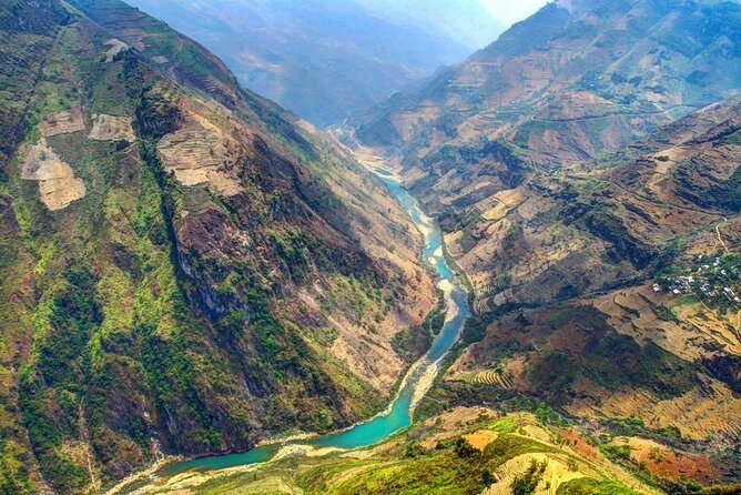 Package 4 Day Tour Ha Giang Ma Pi Leng pass and Meo Vac Market - Who Will Love This Tour?