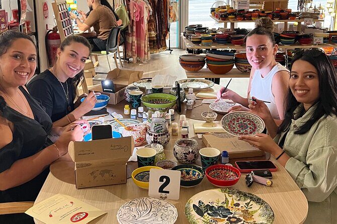 Paint and Sip Classes Brisbane: Ceramic Plates & Bowls - The Artistic Journey: Step-by-Step Experience
