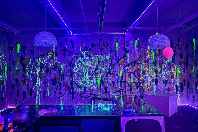 Paint-In-Dark Drawing Class in New York - What to Expect During the Class