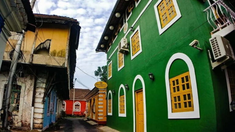 Panaji: Heritage Walking Tour in Fontainhas Latin Quarter - What You’ll See and Experience