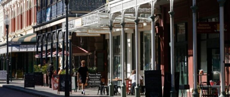 Perth & Fremantle Tour with Scenic Swan River Cruise - City Tour of Perth: A Mix of Modernity and Nature