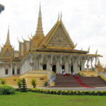 Phnom Penh: 1-Day City Highlights Tour & Mekong river Cruise - The Heavy Side: Killing Fields and Historical Reflection