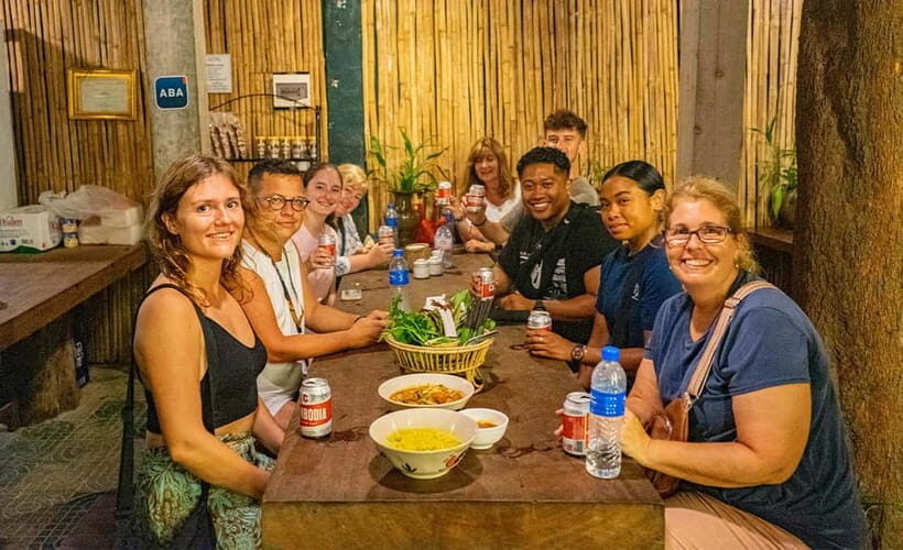 Phnom Penh: Evening City Tour by Tuk Tuk with 1 Dinner - What Makes This Tour Stand Out?