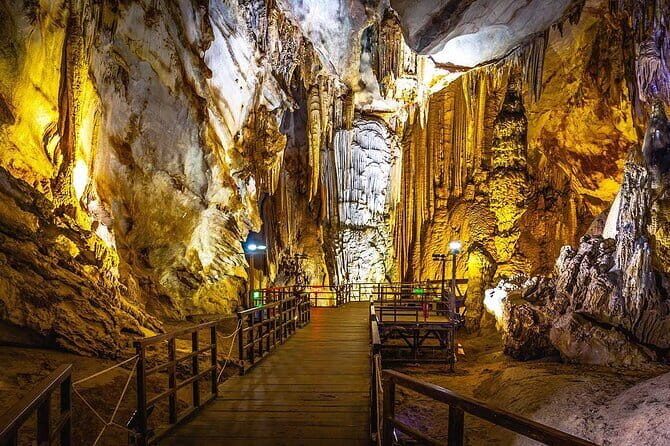 Phong Nha Cave tour From Hanoi 1 Day - Lunch Break at Dark Cave Restaurant