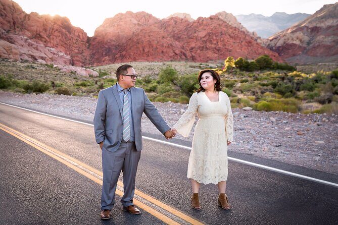 Photo Shoot at Red Rock Canyon in Calico Basin - Why This Tour Is Worth Considering