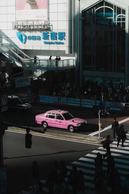 Photo Walk through SHINJUKU, TOKYO - Learning and Shooting