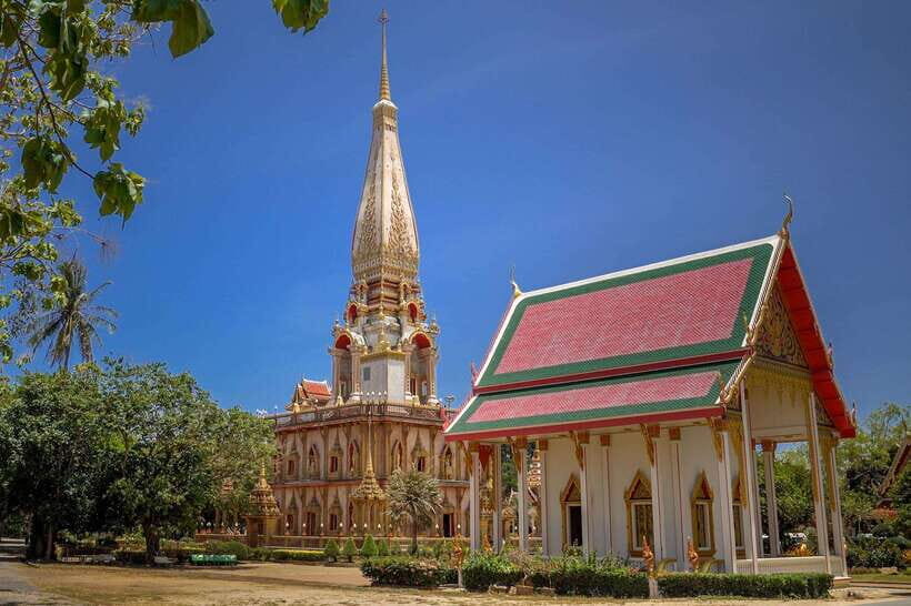 Phuket: Wat Chalong, Viewpoint, and Old Town Guided Tour - Transportation, Group Size, and Timing