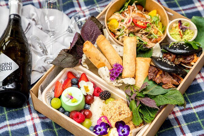 Picnic in the Royal Botanic Gardens for 2 - The Itinerary: What You Can Expect