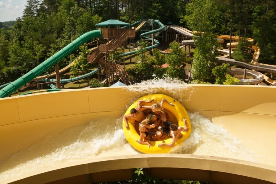 Pigeon Forge: Dollywood's Splash Country Entry Ticket - Navigating Your Day