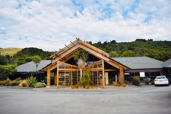 Pkaha National Wildlife Centre Guided Tour from Wellington - Key Points