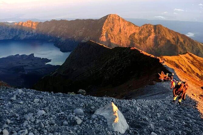 Popular Rinjani Trekking Tour Service To Summit For 2 Days Via Sembalun Trail - Quality & Value