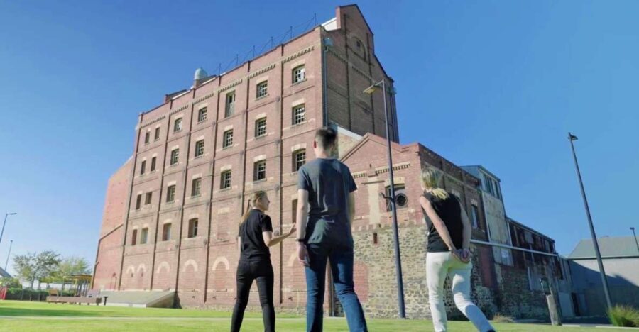 Port Adelaide: Walking Tour with Food Tasting & Drinks - Who Should Take This Tour?