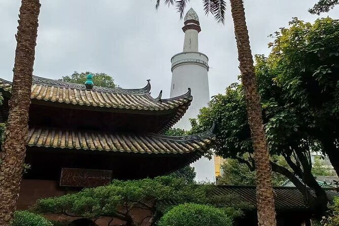 PRI Guangzhou Day Tour Temples Mosque and Vegetarian Meal - The First Stop: Temple of the Six Banyan Trees & Flower Pagoda
