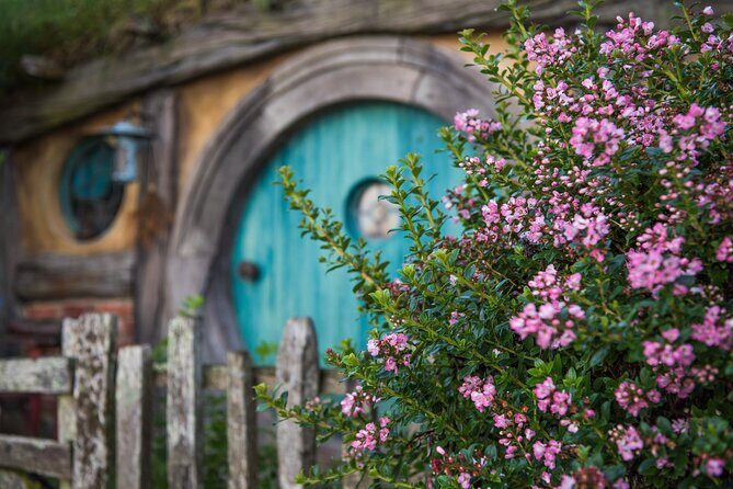 Private 2 Day Tour: Hobbiton, Waitomo, Rotorua Geothermal & Hamilton Gardens - Who Is This Tour Best For?