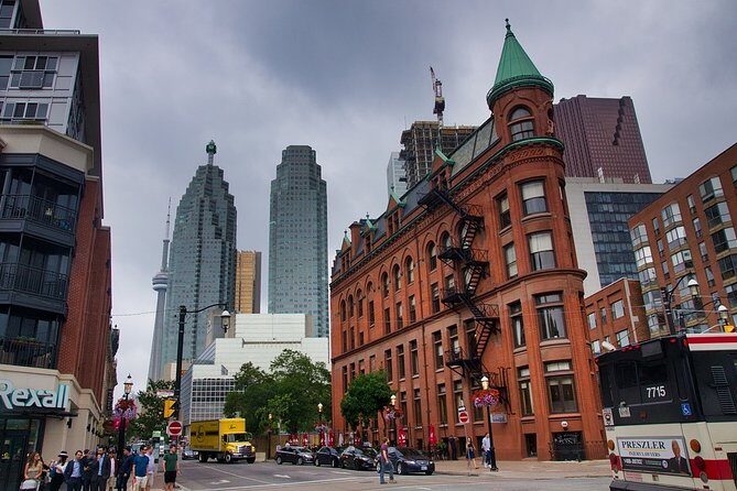 Private 3-hour walking tour of Toronto with licensed tour guide - An In-Depth Look at the Tour Itinerary