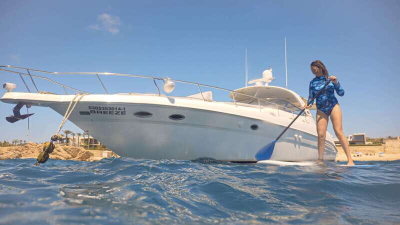 Private 45' Yacht in Cabo - Lunch and Libations on the Water
