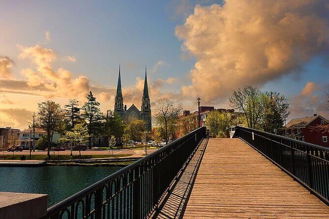 Private 8-hour Tour to Ottawa from Montreal - Hotel pick up and drop off - The Leisure and Lunch Segment