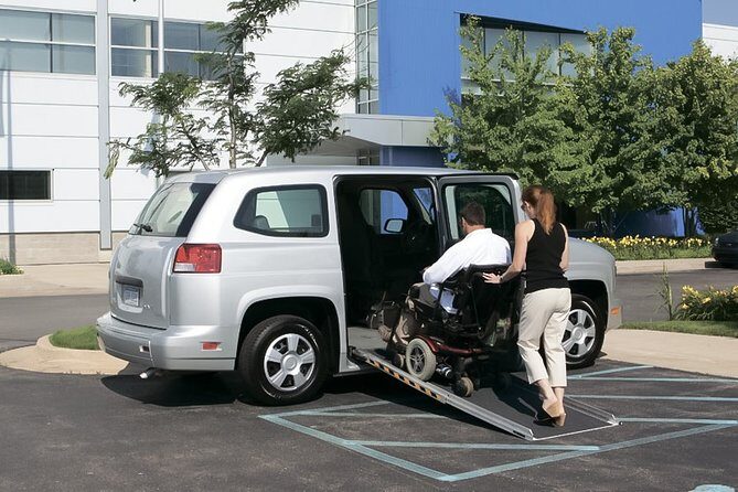 Private Accessible Vancouver Airport (YVR) Transfer to City of Vancouver - The Experience in Detail