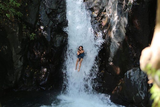 Private Aling Aling Waterfalls Trekking Tour - Transportation & Comfort