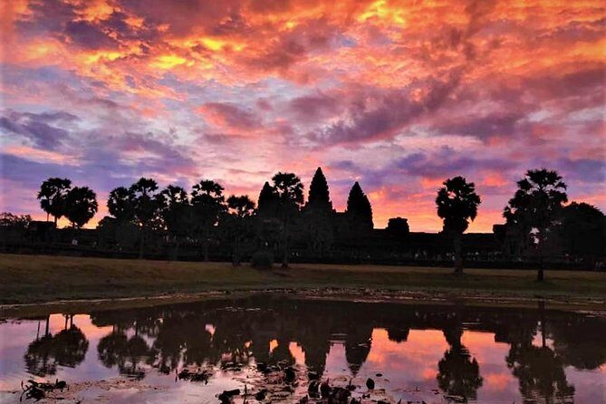 Private Angkor Wat Sunrise Bayon Ta Prohm - Exploring Angkor Thom and the South Gate