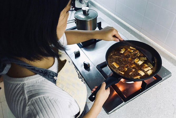 Private Authentic Chinese Cooking Class in Shanghai with a Lovely Local - The Host: Vivie’s Cooking Heritage and Personality