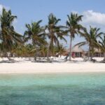 Private beach, all inclusive. - The Group Size and Atmosphere