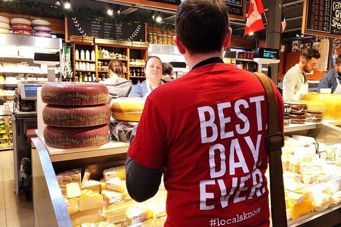 Private Canadian Food Discovery at the St Lawrence Market - The Experience of the Guide