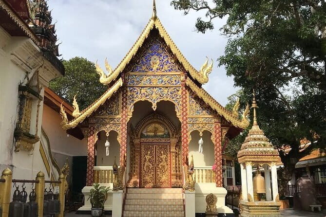 Private Day Tour Doi Suthep Temple and Handicraft Center - Who Should Consider This Tour?
