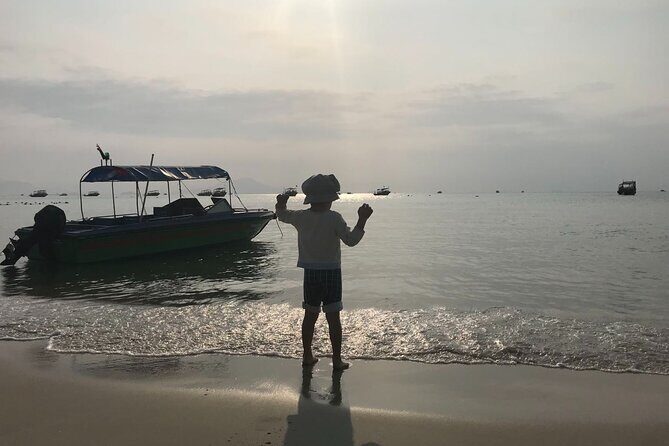 Private Day Tour to Xunliaowan Bay Beach from Guangzhou - Xunliao Bay: A Relaxed Coastal Jewel