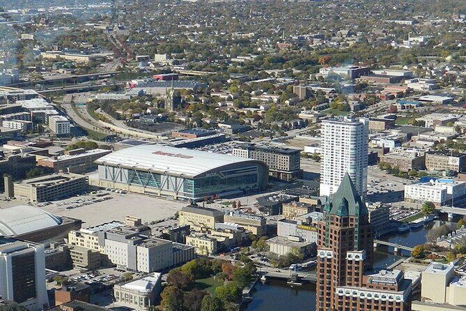 Private Downtown Milwaukee Helicopter Ride - What’s Included & What to Keep in Mind