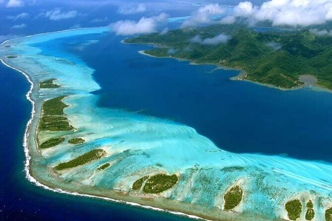 Private flight, in a light plane over the Polynesian motus from Raiatea - What the Reviews Say