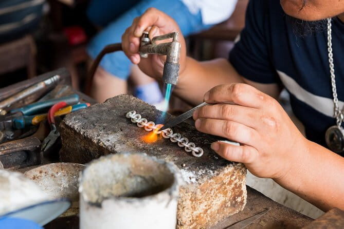 Private Florence Oltrarno Art and Crafts Walking Tour - Artisan Workshops and Craft Demonstrations
