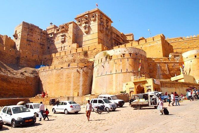 Private Full-Day City Tour of Jaisalmer visit Fort, Havelis and Camel Ride - Gadisar Lake: A Peaceful Respite