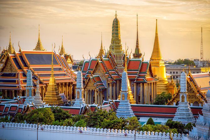 Private Grand Temples Along the Chao Phraya River 1 Day - Lunch Break at Tha Tian Market