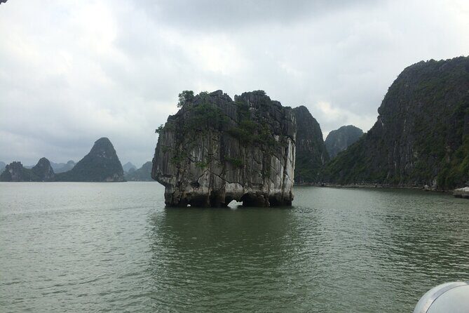Private Halong Bay Tour With Lunch, Cave, Kayaking, Swimming - Highway Transfer - Relaxing on Ti Top Island