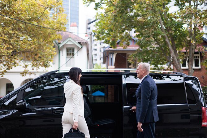 Private Luxury Transfer from Melbourne CBD to Melbourne Airport - Who is This Service Best For?