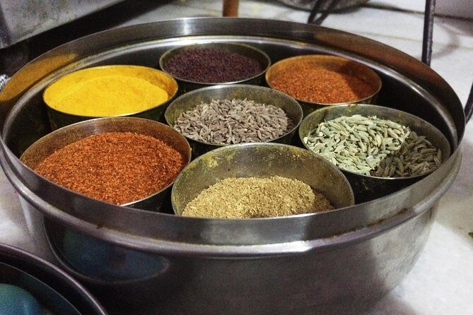 Private Market Tour & Vegetarian Cooking Class & Meal in a Local Jaipur Home - The Itinerary: What to Expect Step-by-Step