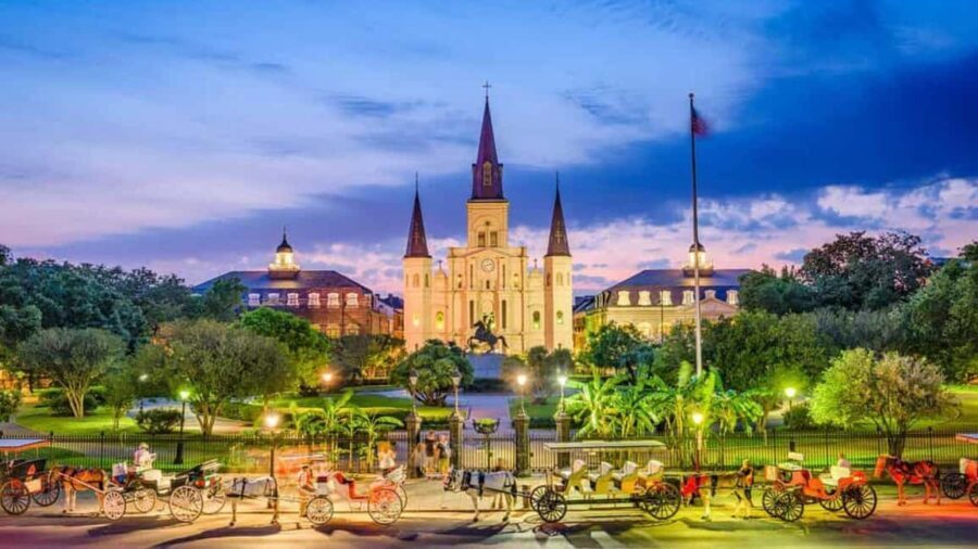Private New Orleans Panoramic: With Drink and Souvenir - The Included Extras: Drink and Souvenir