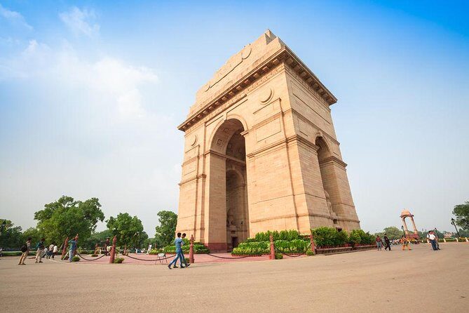 Private Old and New Delhi City Best of Tour in 7 Hours - Transition to the Modern Side of Delhi