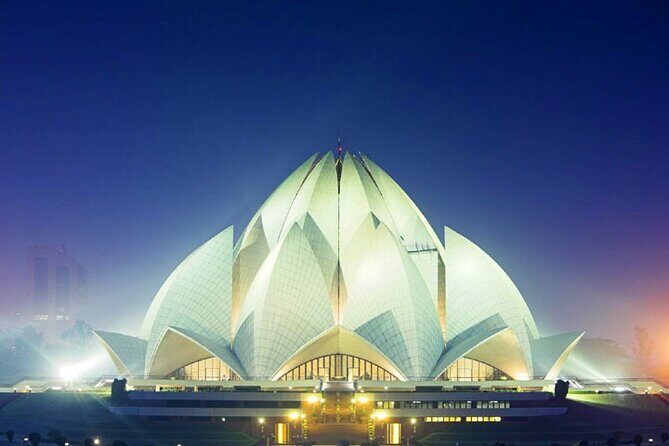 Private Old and New Delhi City Tour In 8 Hour - Exploring Old Delhi: Chaos, Charm, and History