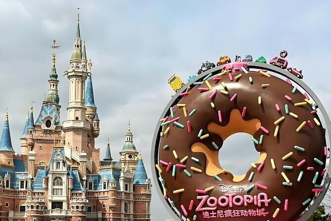 Private pick-up&drop-off to Shanghai DisneyLand and City Hotel - The Sum Up