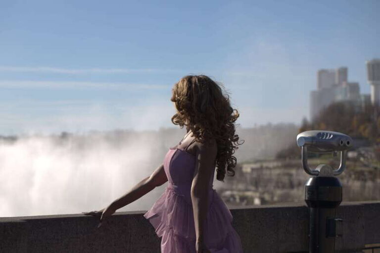 Private Professional Photo Shoot in Niagara Falls - The Different Packages: Which One Is Right for You?