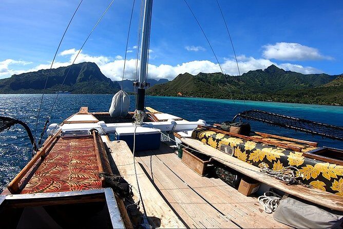 Private sailing adventure - Exploring Moorea with Vaapiti: A Deep Dive