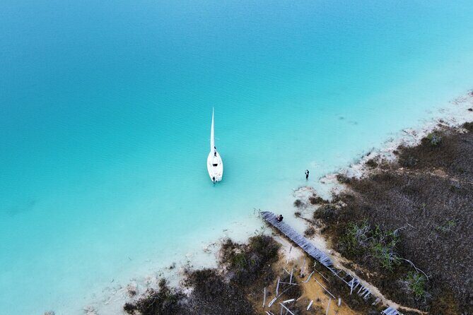 Private sailing tour of Bacalar Lagoon - Navigating the Experience: What Travelers Can Expect