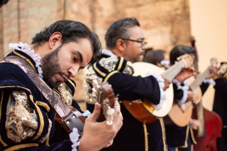 Private serenade in Guanajuato with the musical group "La Estudiantina" - Why Choose This Tour?