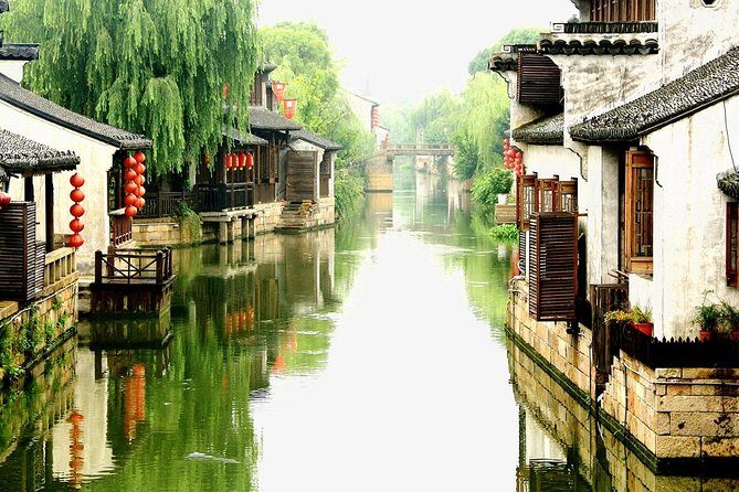 Private Shanghai Layover Tour to Zhujiajiao Water Town with Lunch Option - Exploring Zhujiajiao Ancient Town