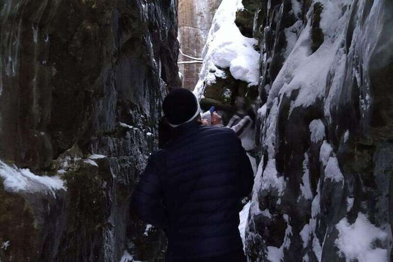 Private Singhampton Caves Snowshoe-Collingwood/Blue Mountain - The Guides: Knowledge, Safety, and Enthusiasm